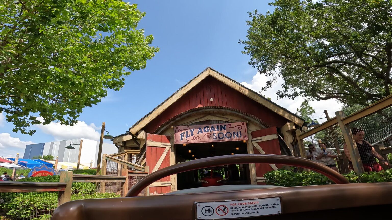 Beginner's Guide: The Barnstormer at Disney World (Tips and Video)