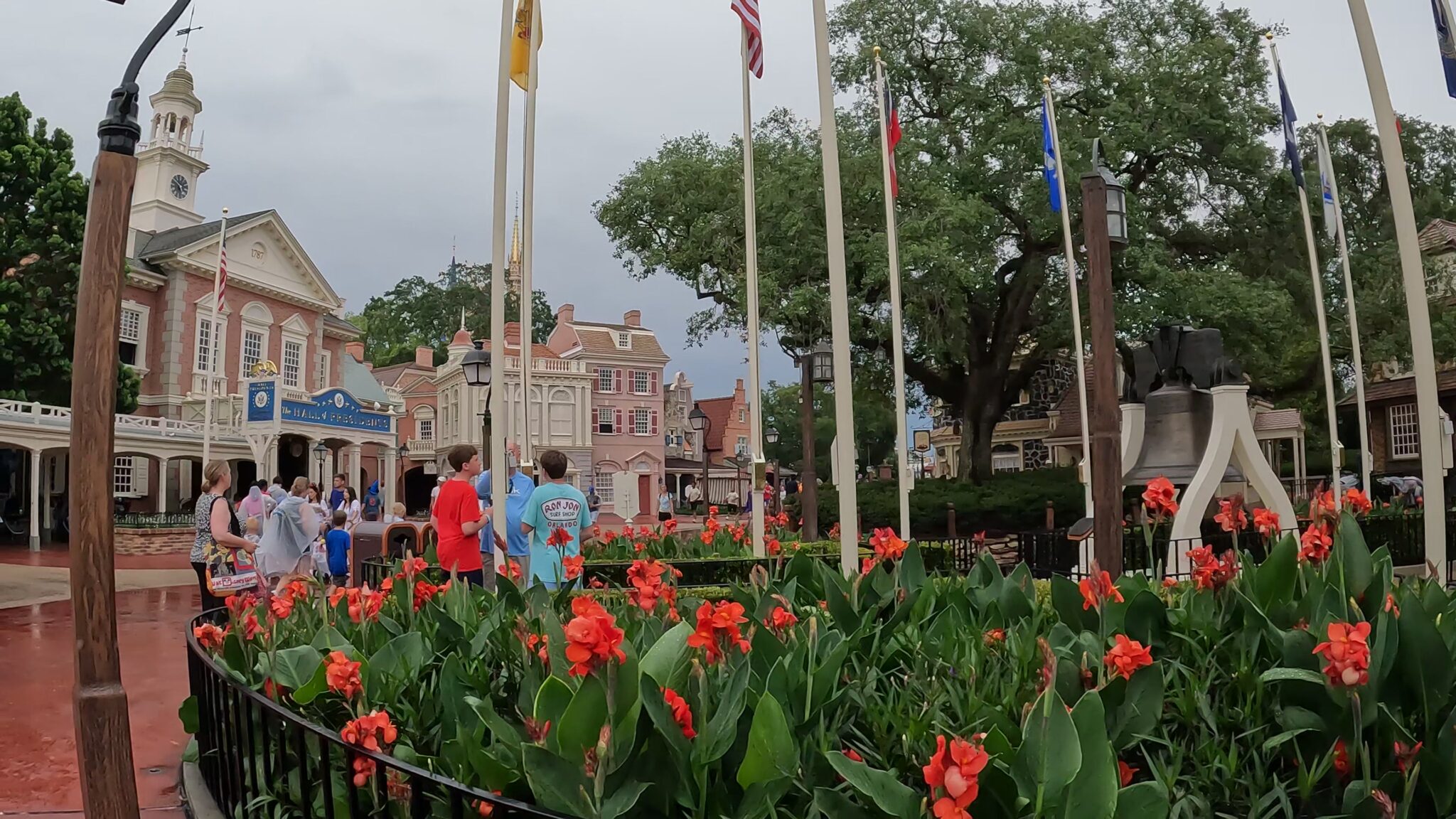 Should You Hire a Disney VIP Tour Guide? (Pros and Cons)